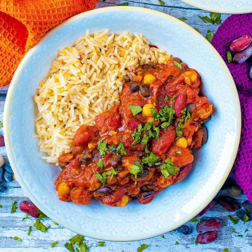 10 Minute Chickpea and Spinach Curry - Hungry Healthy Happy
