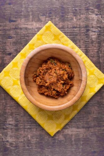 How To Make Korma Paste - Hungry Healthy Happy