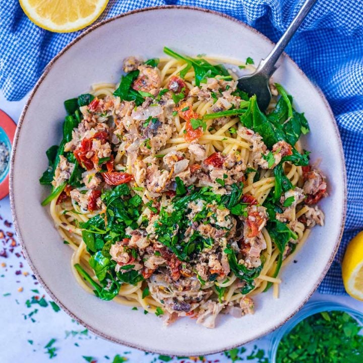 Roasted Tomato and Basil Pasta with Parma Ham - Hungry Healthy Happy