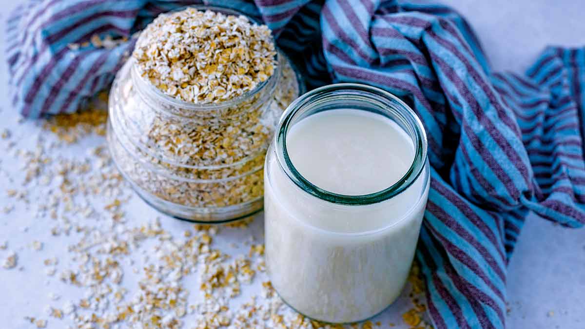 How to Make Oat Milk - Hungry Healthy Happy