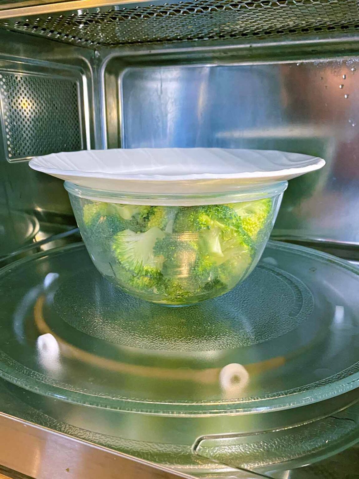 Microwave Broccoli - Hungry Healthy Happy