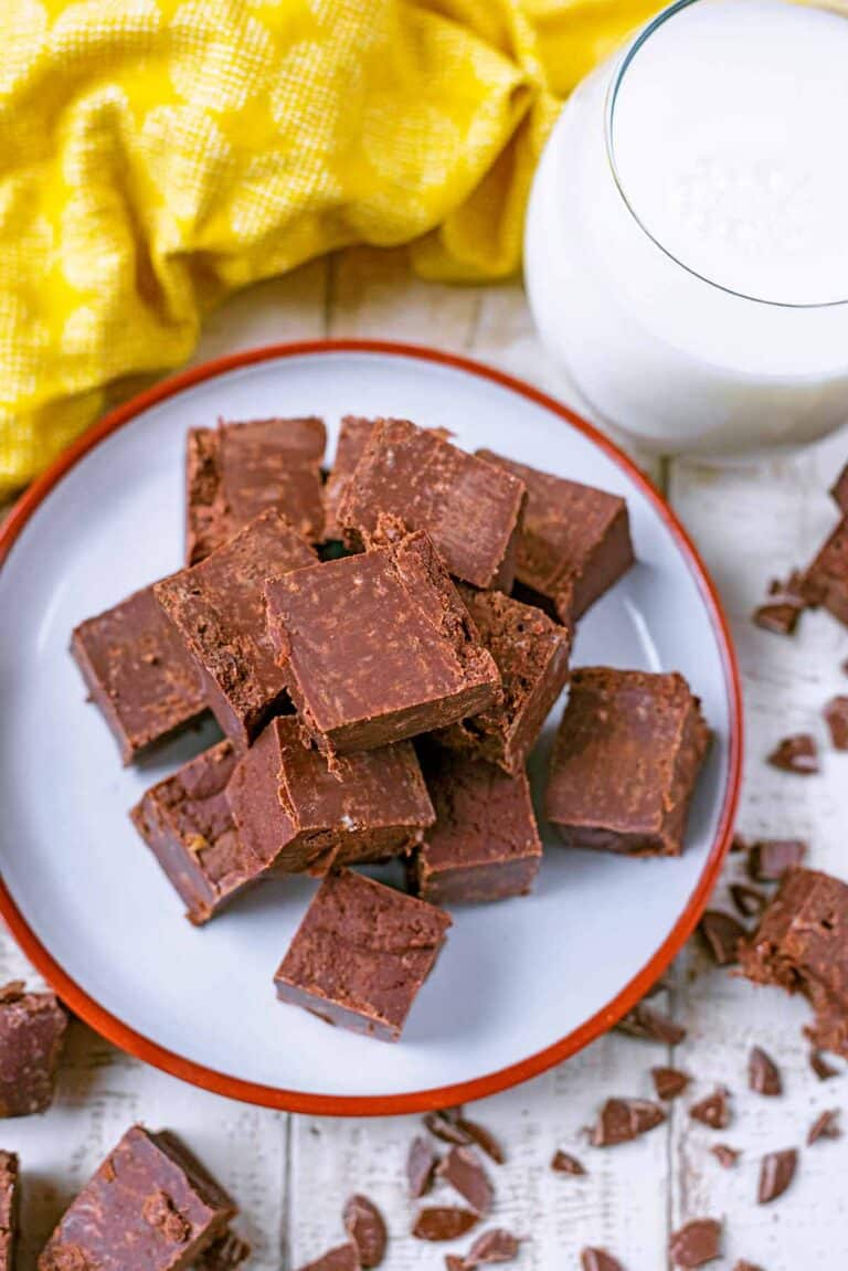 Slow Cooker Chocolate Fudge - Hungry Healthy Happy