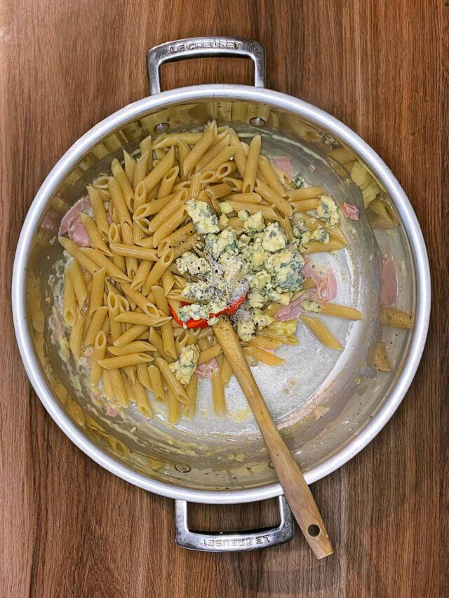 Blue Cheese Pasta - Hungry Healthy Happy
