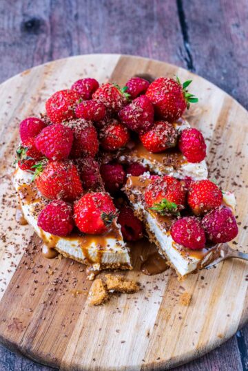How to Decorate a Cheesecake - Hungry Healthy Happy
