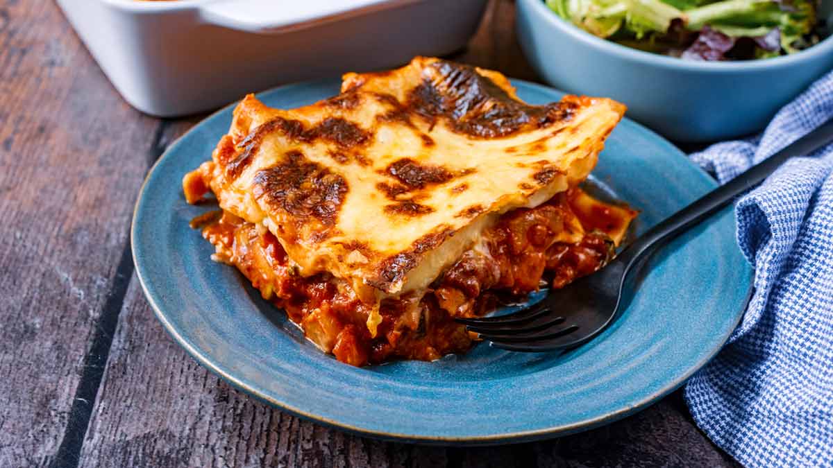 Sun-Dried Tomato and Chicken Lasagna - Hungry Healthy Happy