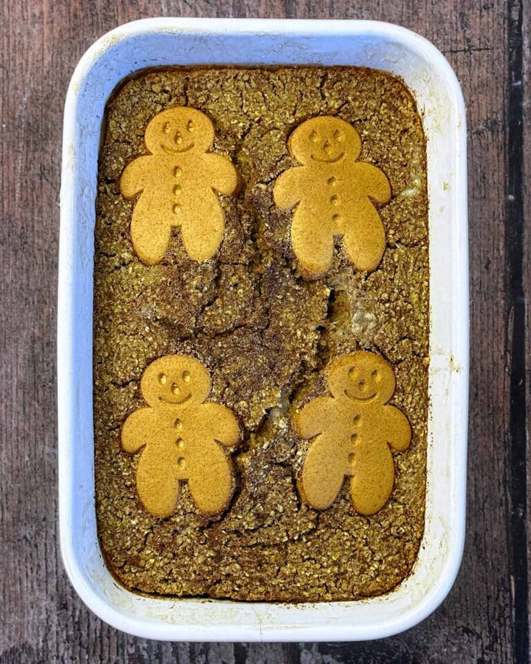 Gingerbread Baked Oats - Hungry Healthy Happy