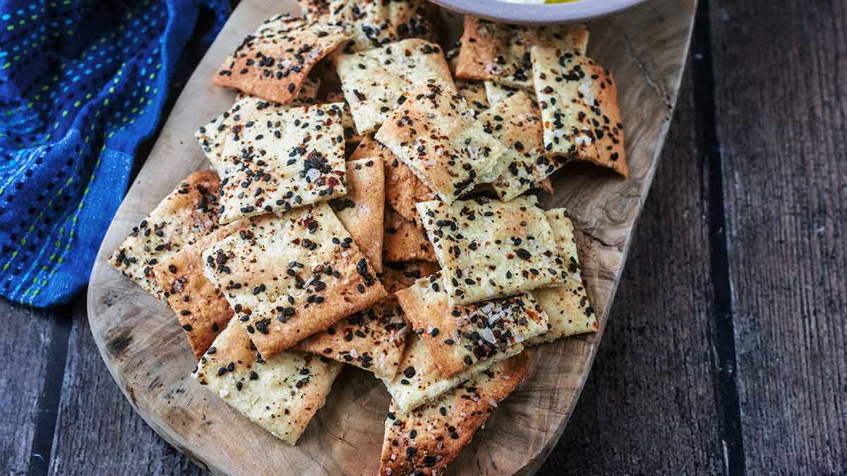 Easy Homemade Crackers - Hungry Healthy Happy