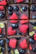 Dark Chocolate Berry Bark - Hungry Healthy Happy